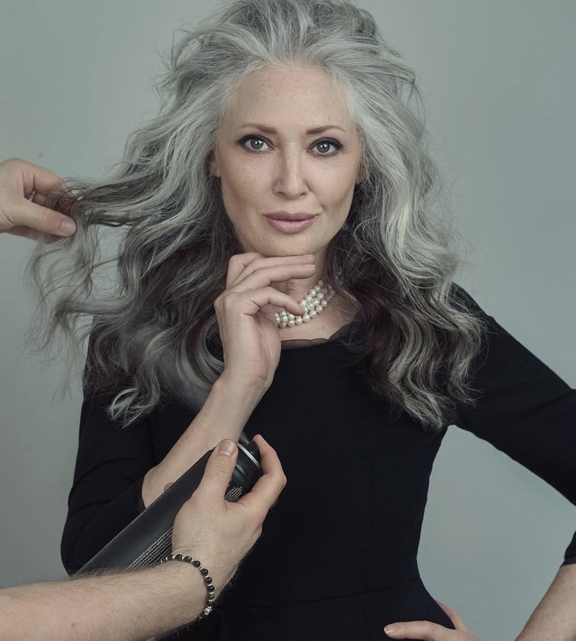 36 Stylish Haircuts And Hairstyles That Flatter Older Women Beautifully